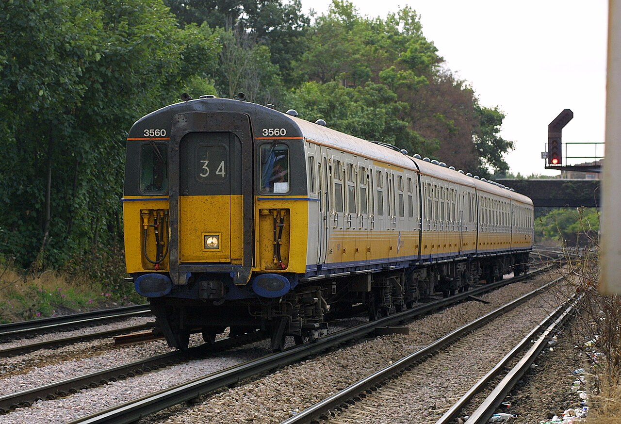 The Class 423: A Southern Slam Door Icon. | Rail Tags