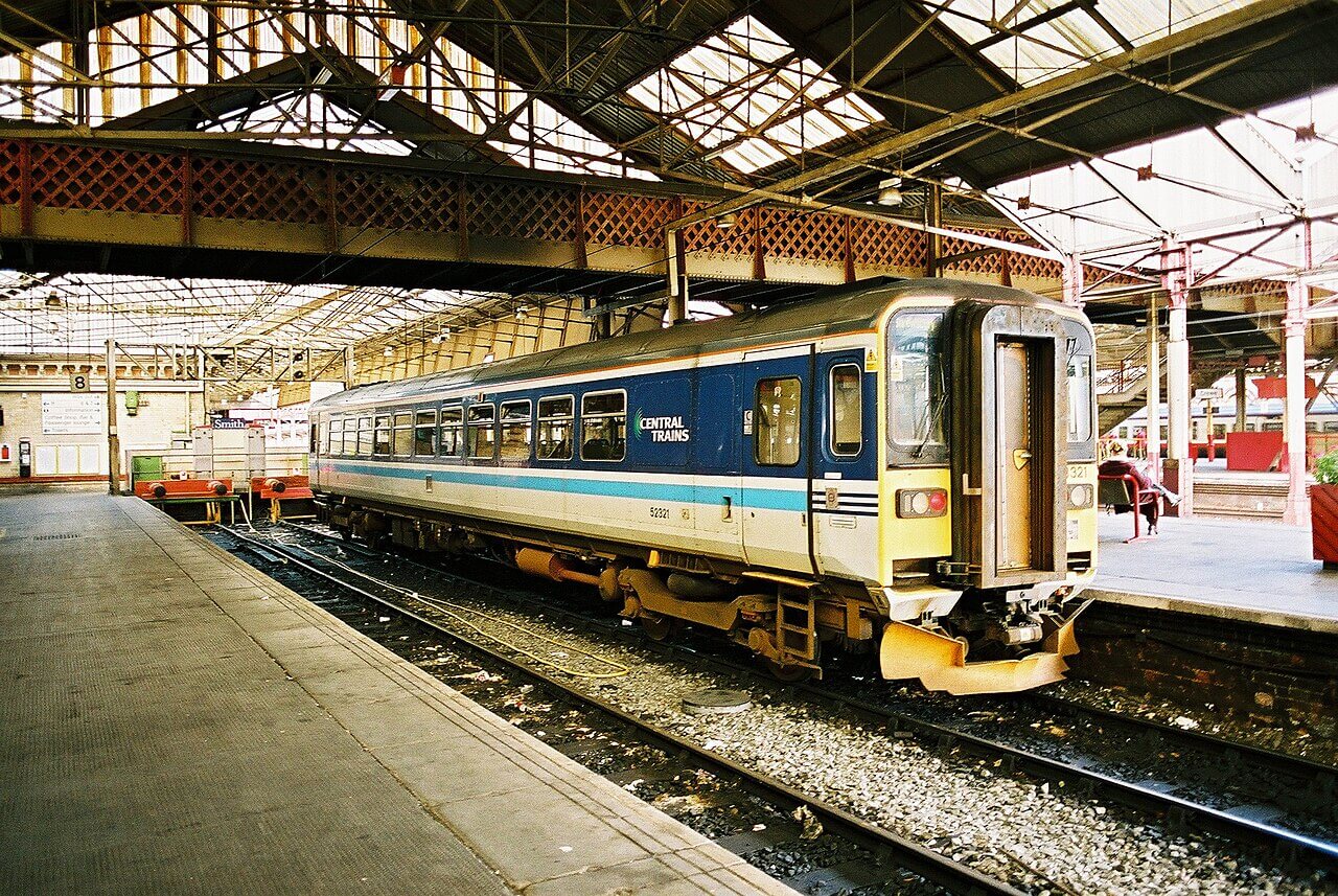The Class 153: Bitesized But Super! | Rail Tags